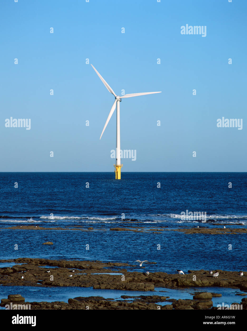Wind farm at sea hi-res stock photography and images - Alamy