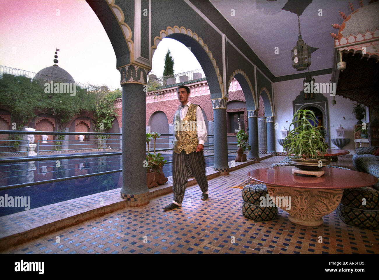 Moroccan palace hi-res stock photography and images - Alamy