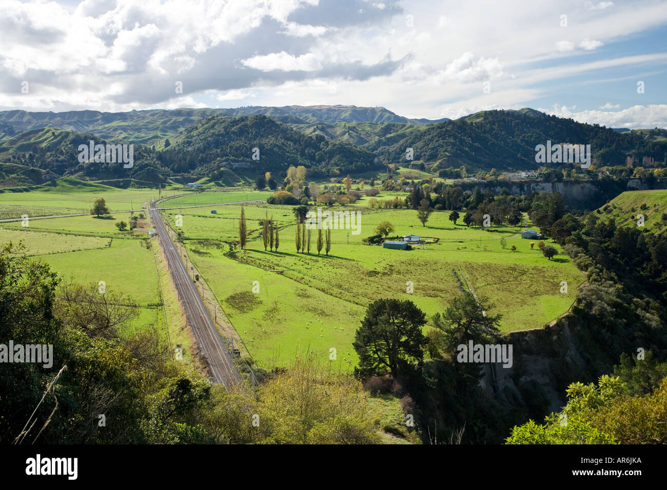 North island main trunk railway line hi-res stock photography and ...
