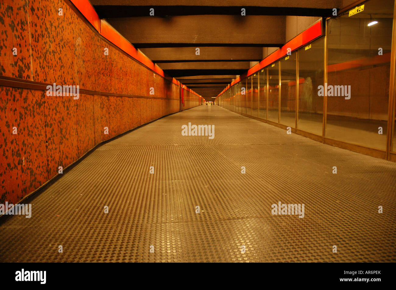 Subway corridor Milan Italia Stock Photo - Alamy