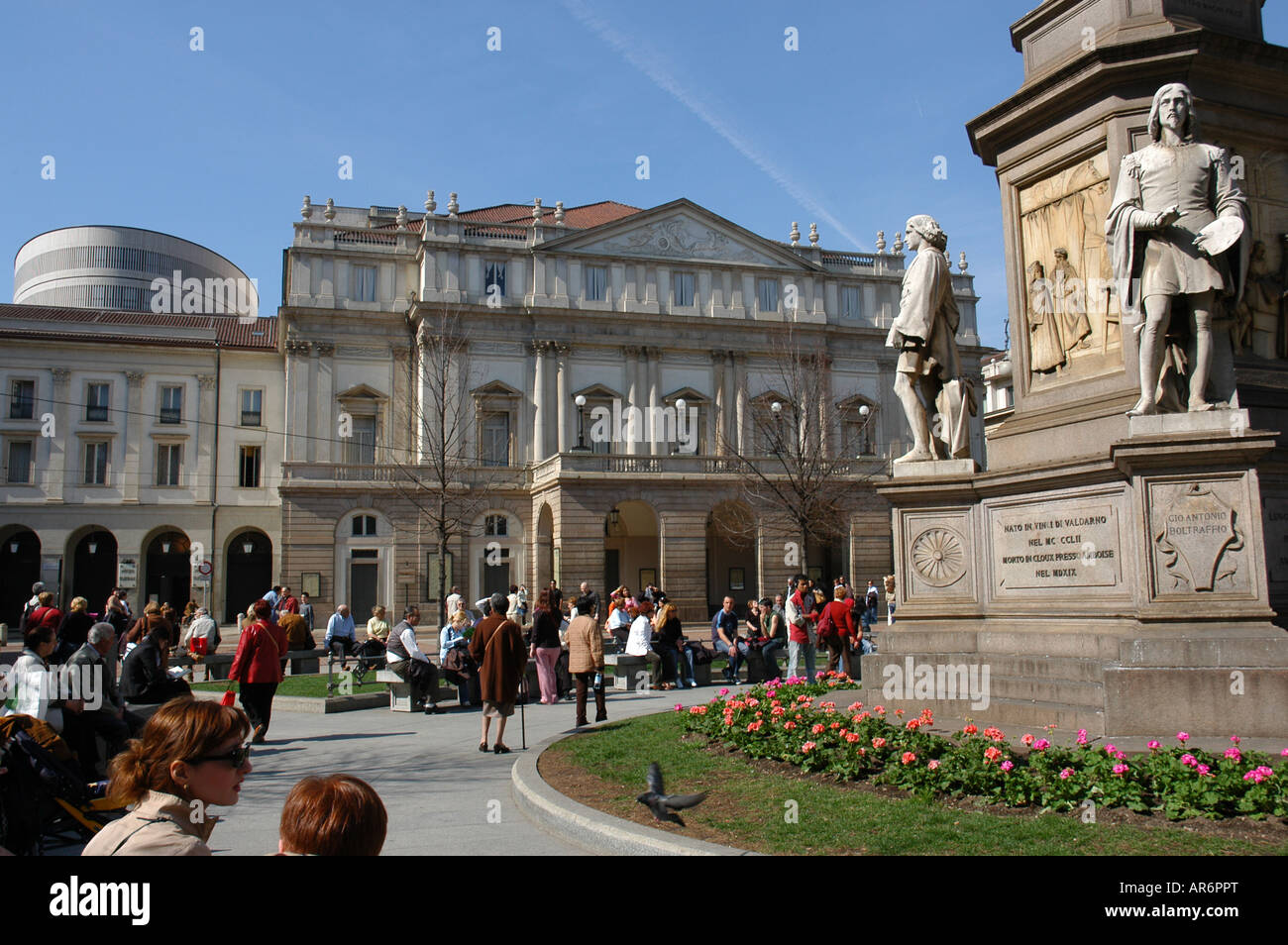 Piazza della Scala Milan Italia Stock Photo - Alamy
