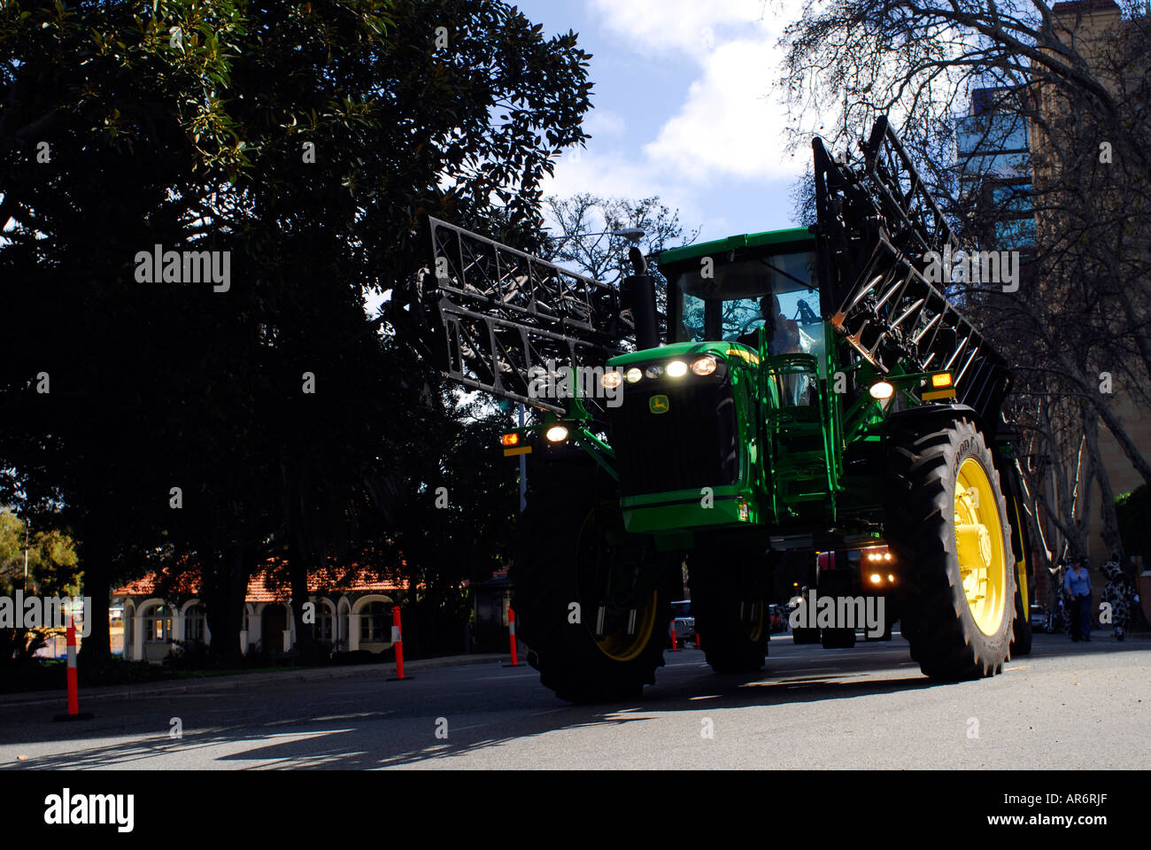 John deere 4920 self propelled sprayer hi-res stock photography and ...