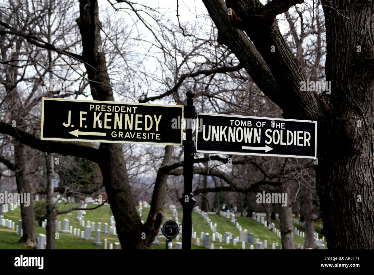 J.F. Kennedy / Unknown Soldier Sign Stock Photo - Alamy