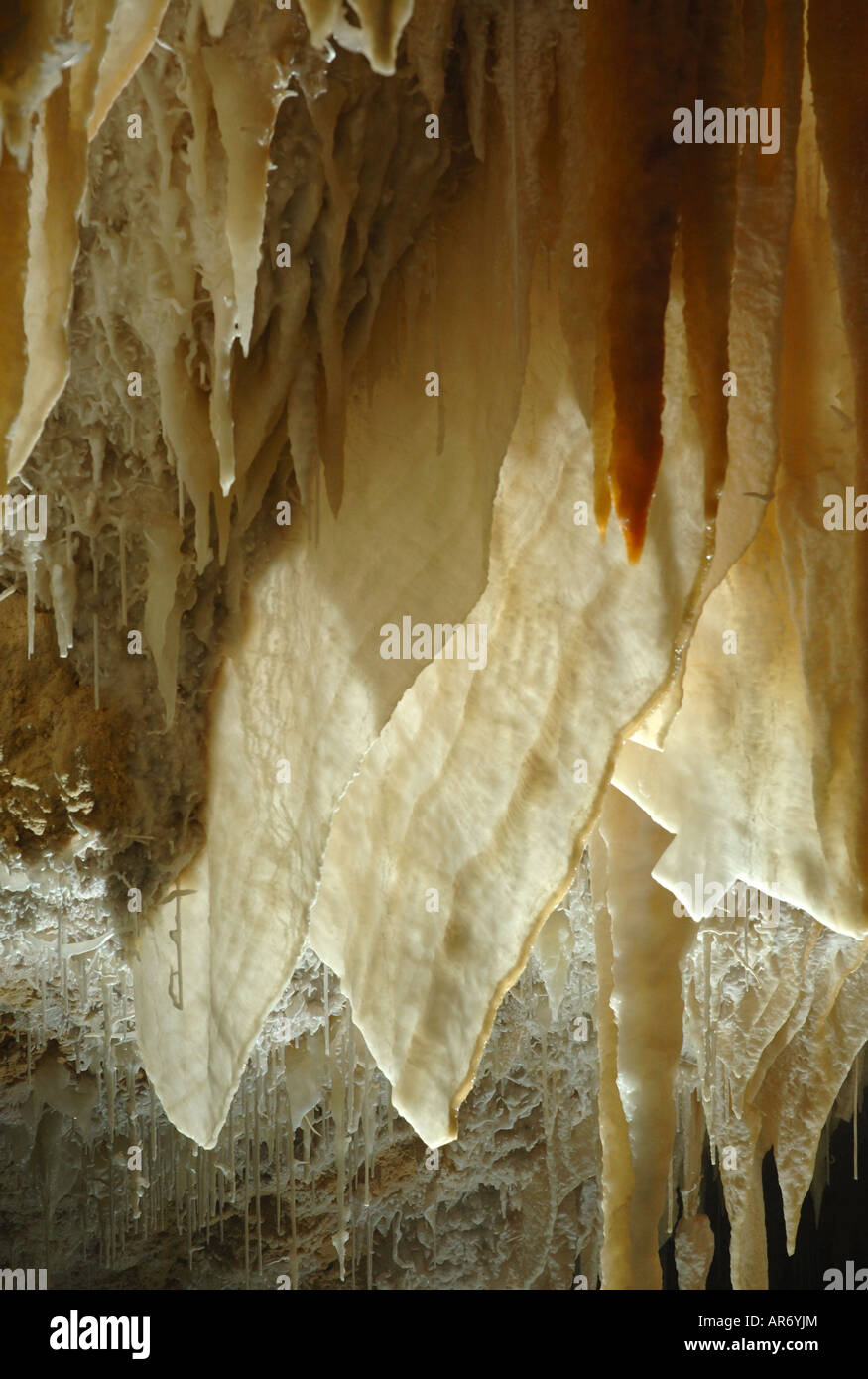 Jewel cave hi-res stock photography and images - Alamy