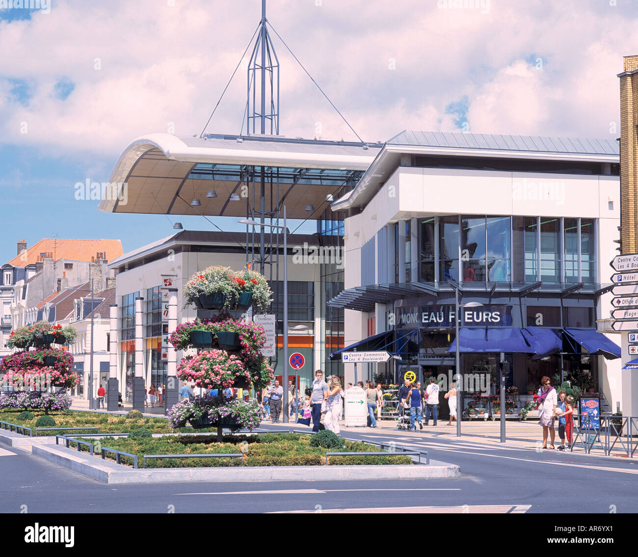 FRANCE NORD/PAS-DE-CALAIS CALAIS LES 4 BOULEVARDS SHOPPING CENTRE Stock ...