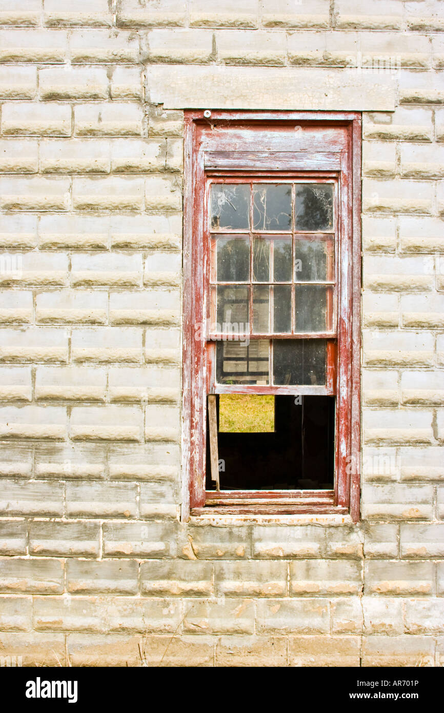 Window of Old historic store in Pinola Mississippi Stock Photo - Alamy