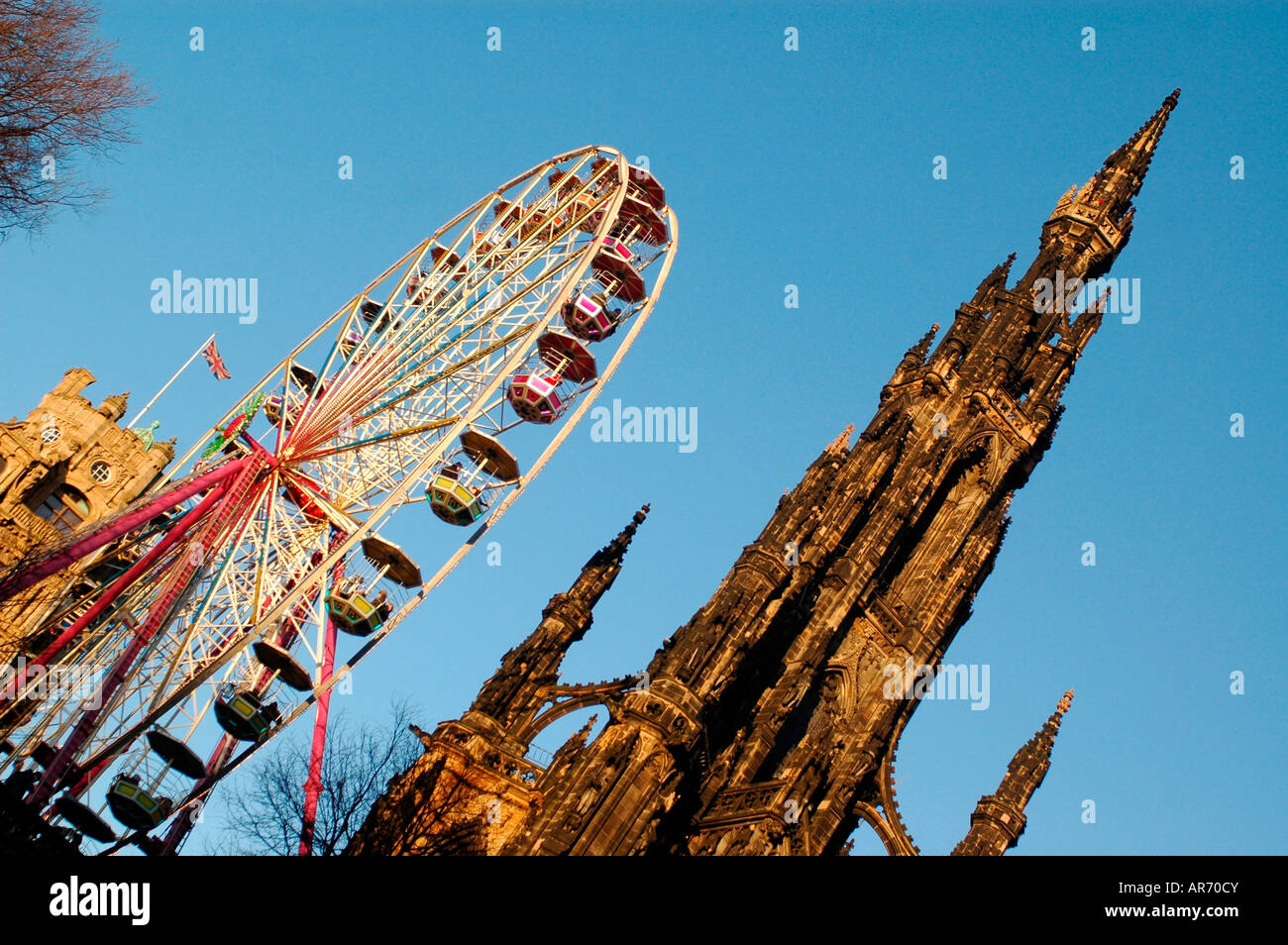 Scott Monument/Ferris Wheel at Christmas,Princes Street,Edinburgh ...