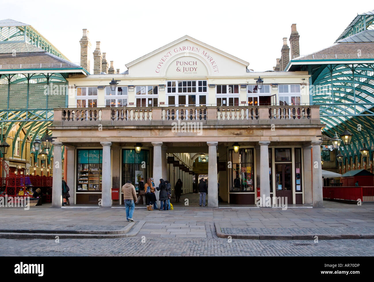 Main colonnade at Covent Garden Market in London Stock Photo - Alamy