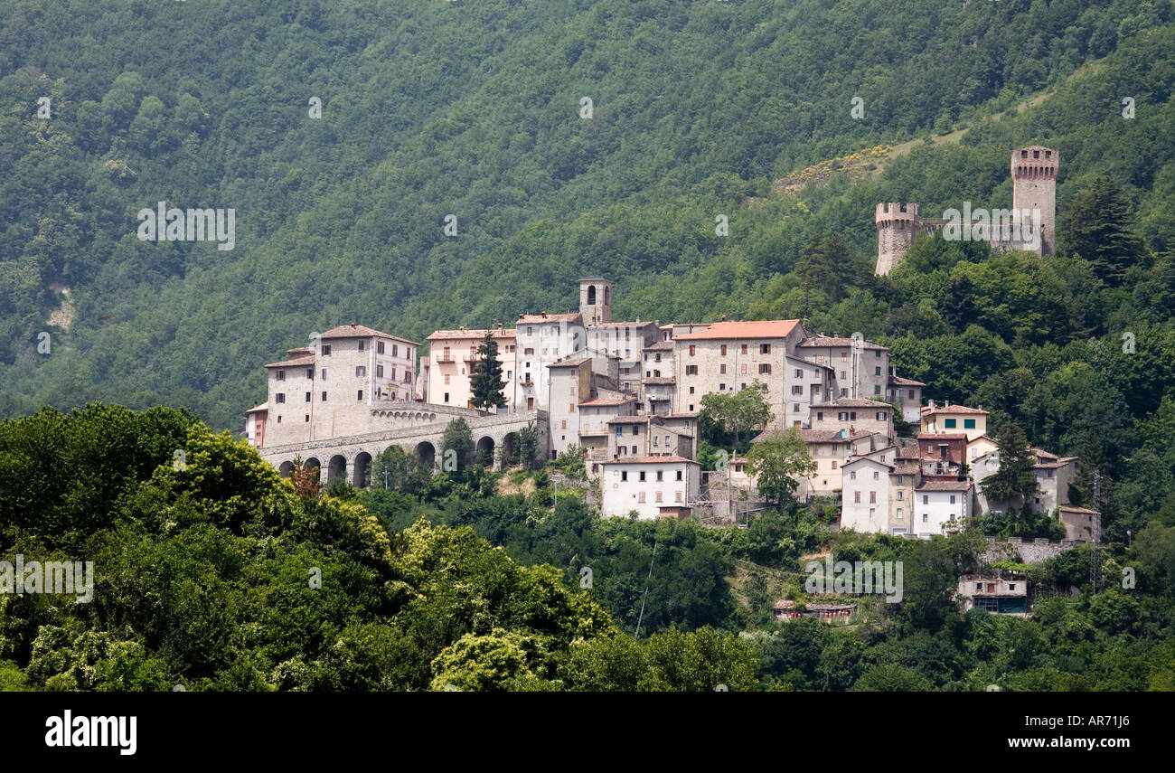 Village perched hi-res stock photography and images - Alamy