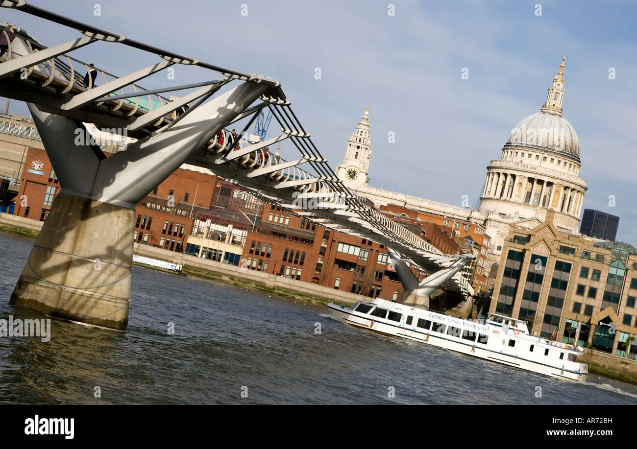 Millennium Bridge across the River Thames in London Stock Photo - Alamy