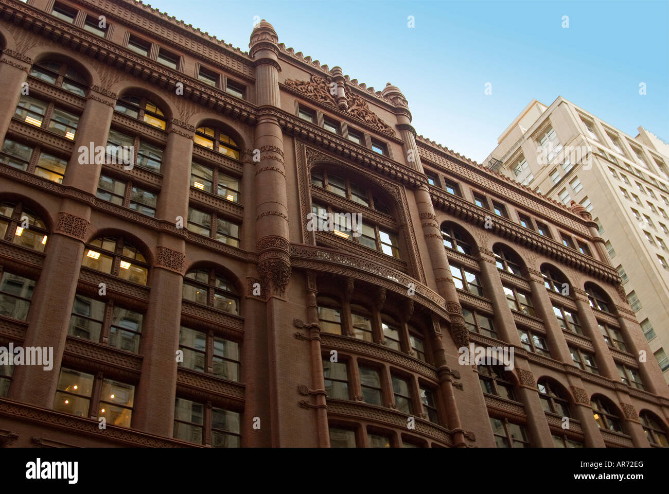 Exterior view of Chicago's "Rookery Building" Architecture Stock Photo ...
