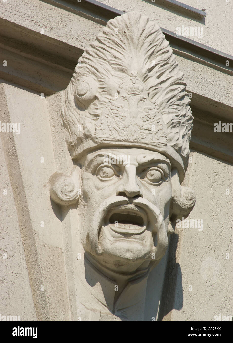 VIENNA AUSTRIA sculpture on exterior of building Stock Photo - Alamy