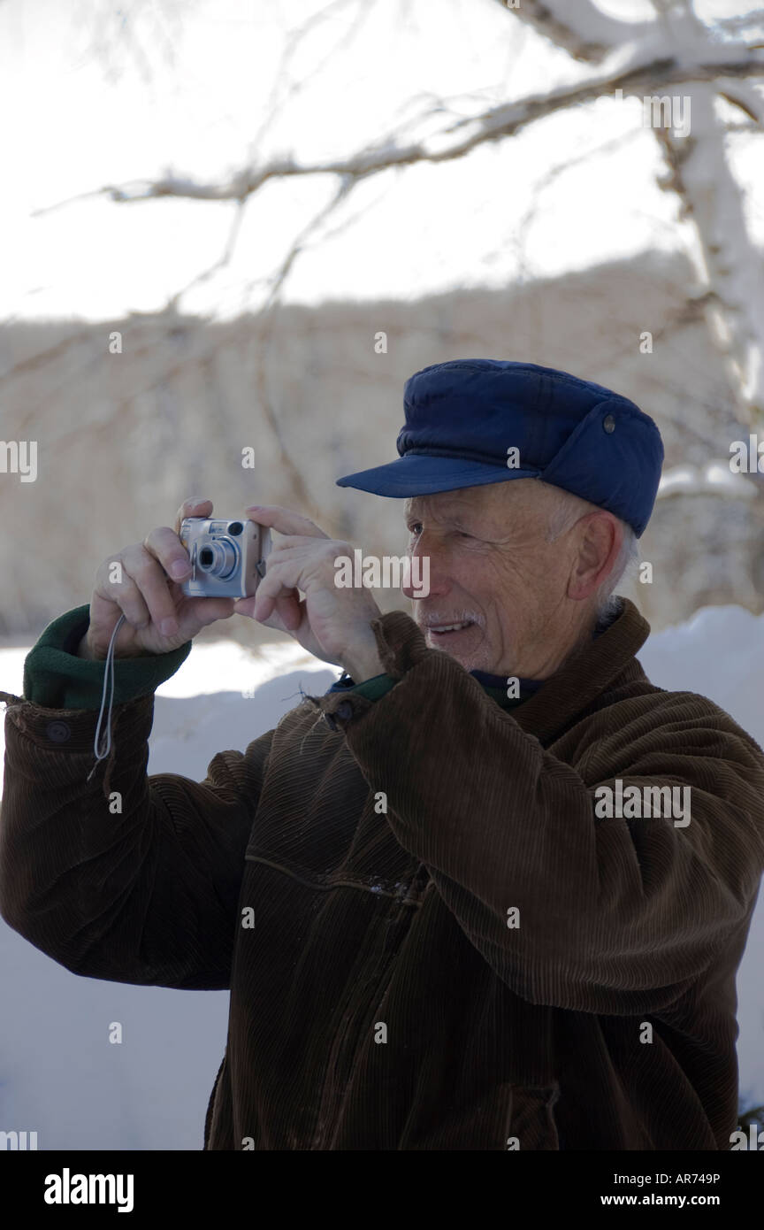 Elderly photographer hi-res stock photography and images - Alamy