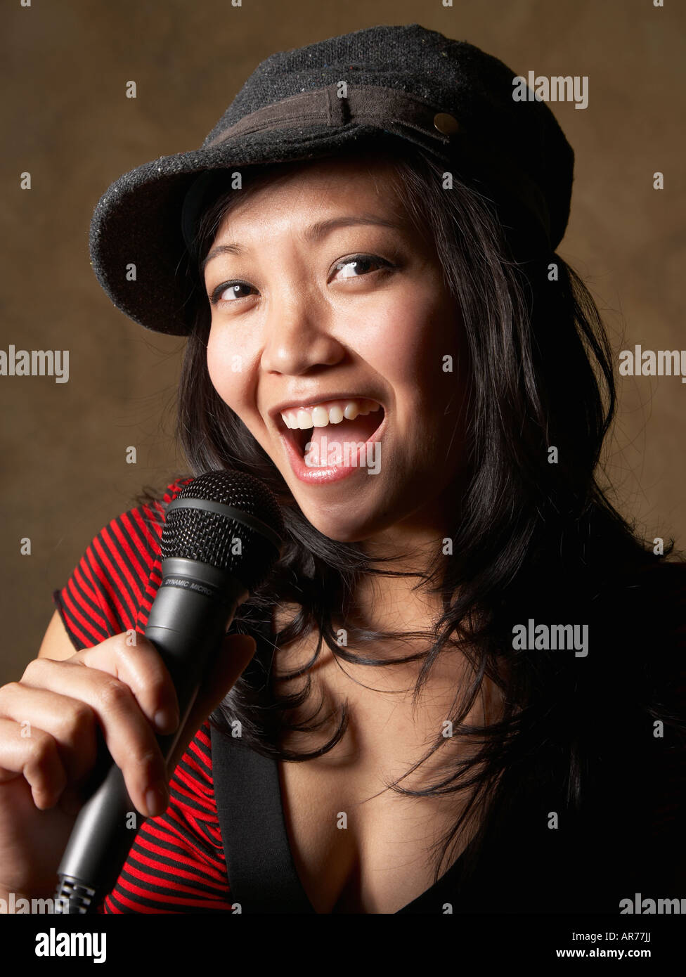 Asian singer woman hi-res stock photography and images - Alamy