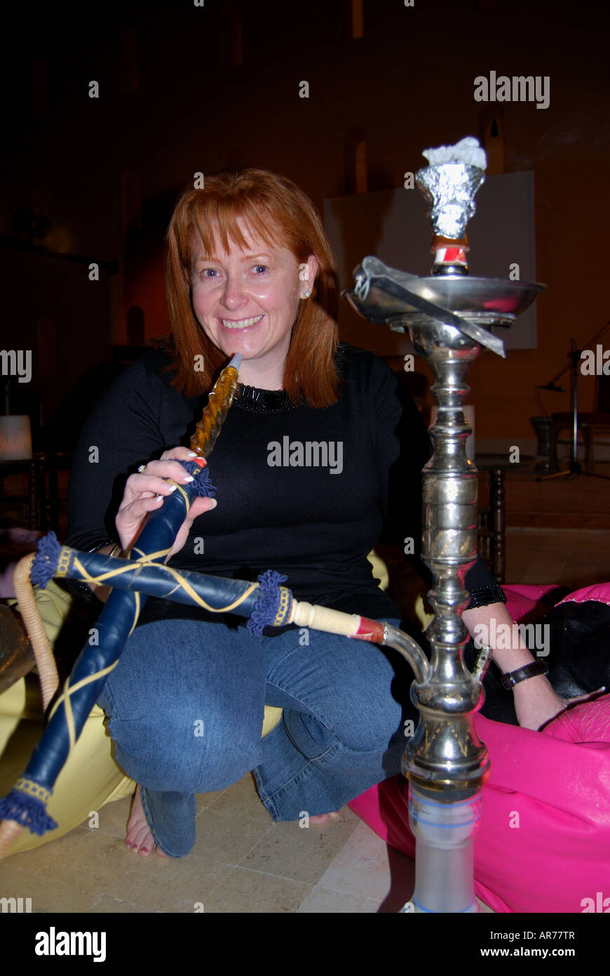 Bubble hubble smoking hi-res stock photography and images - Alamy