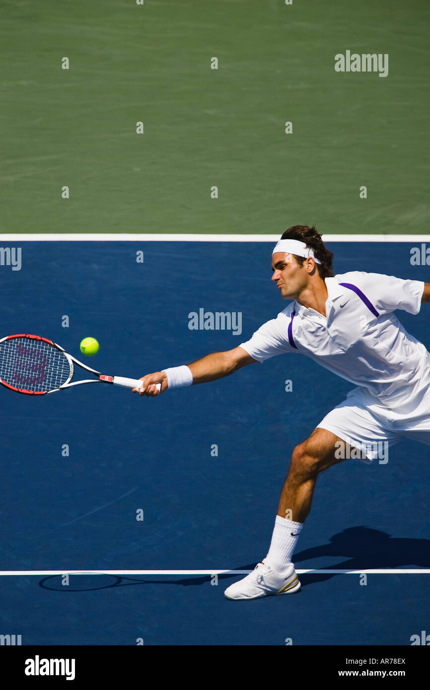Roger Federer (SUI) plays in the Cincinnati Western & South ATP Masters ...