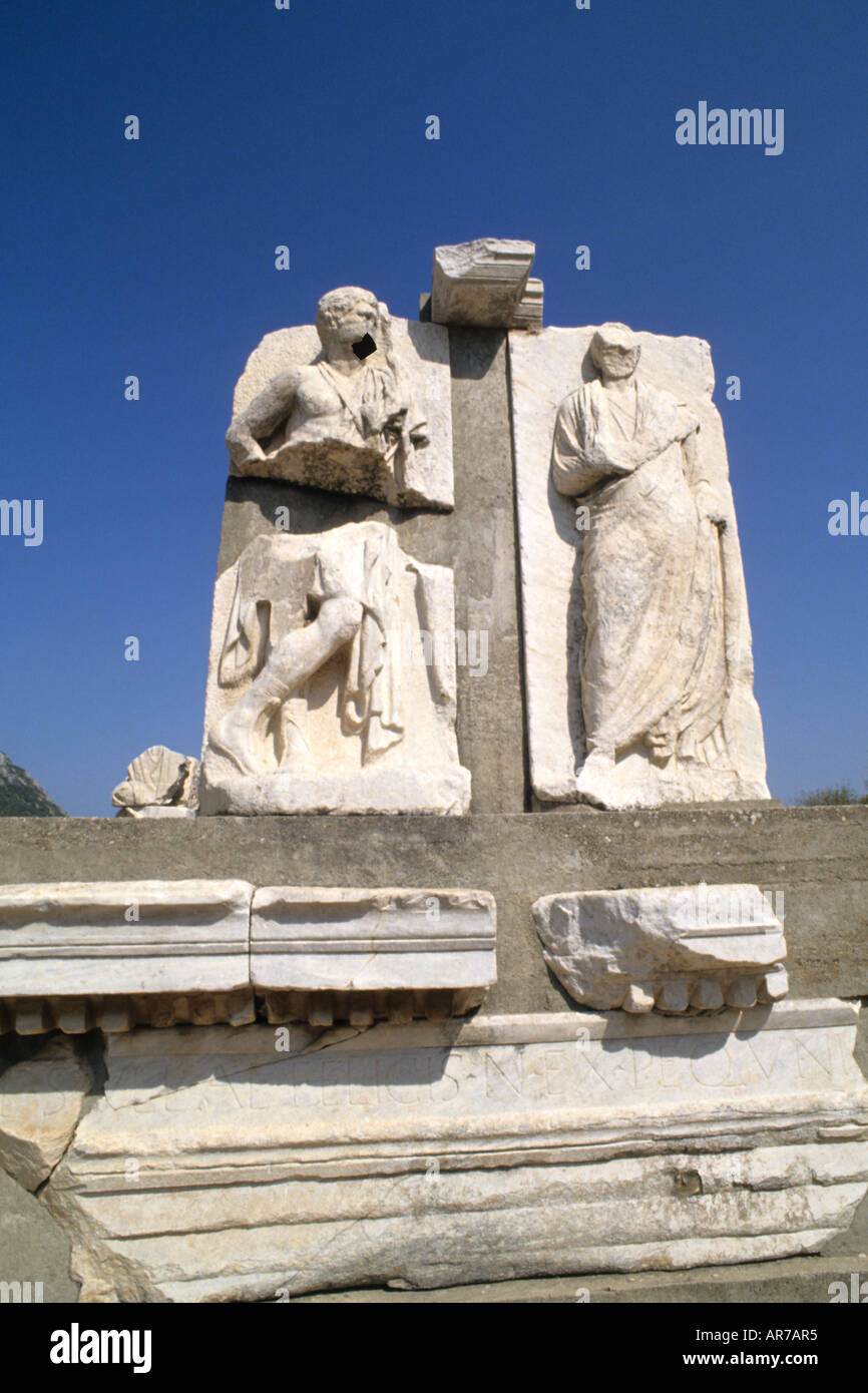 History ancient ruins statues at Ephesus, Turkey Stock Photo - Alamy