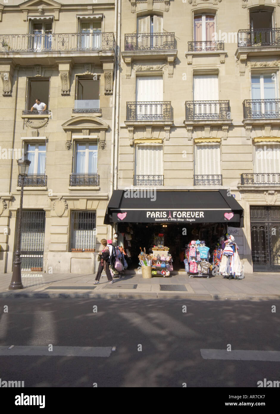 a typical tourist shop in Paris just behind Notre Dame Cathedral Stock ...