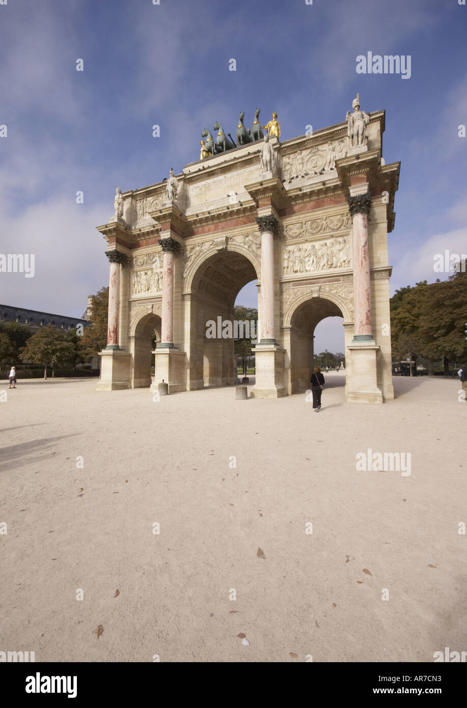 Arc du Carrousel in Jardin des Tuileries Paris Stock Photo - Alamy