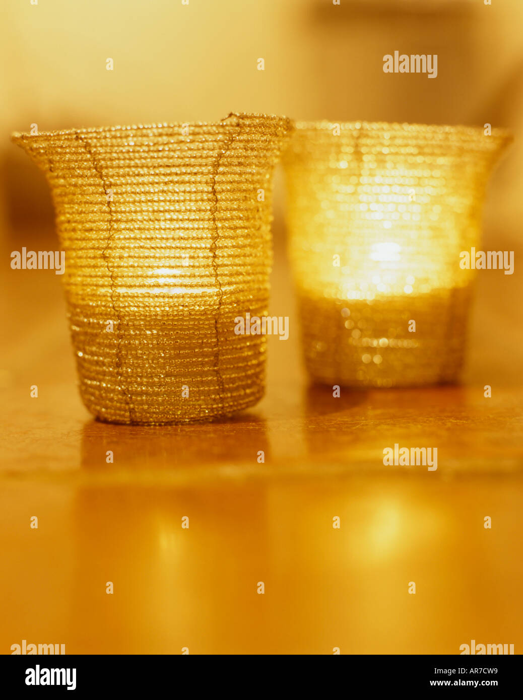 Light candles hi-res stock photography and images - Alamy