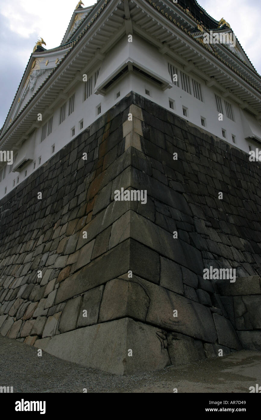 Closeup detail of the ancient stonework architecture in Osaka Jo castle ...