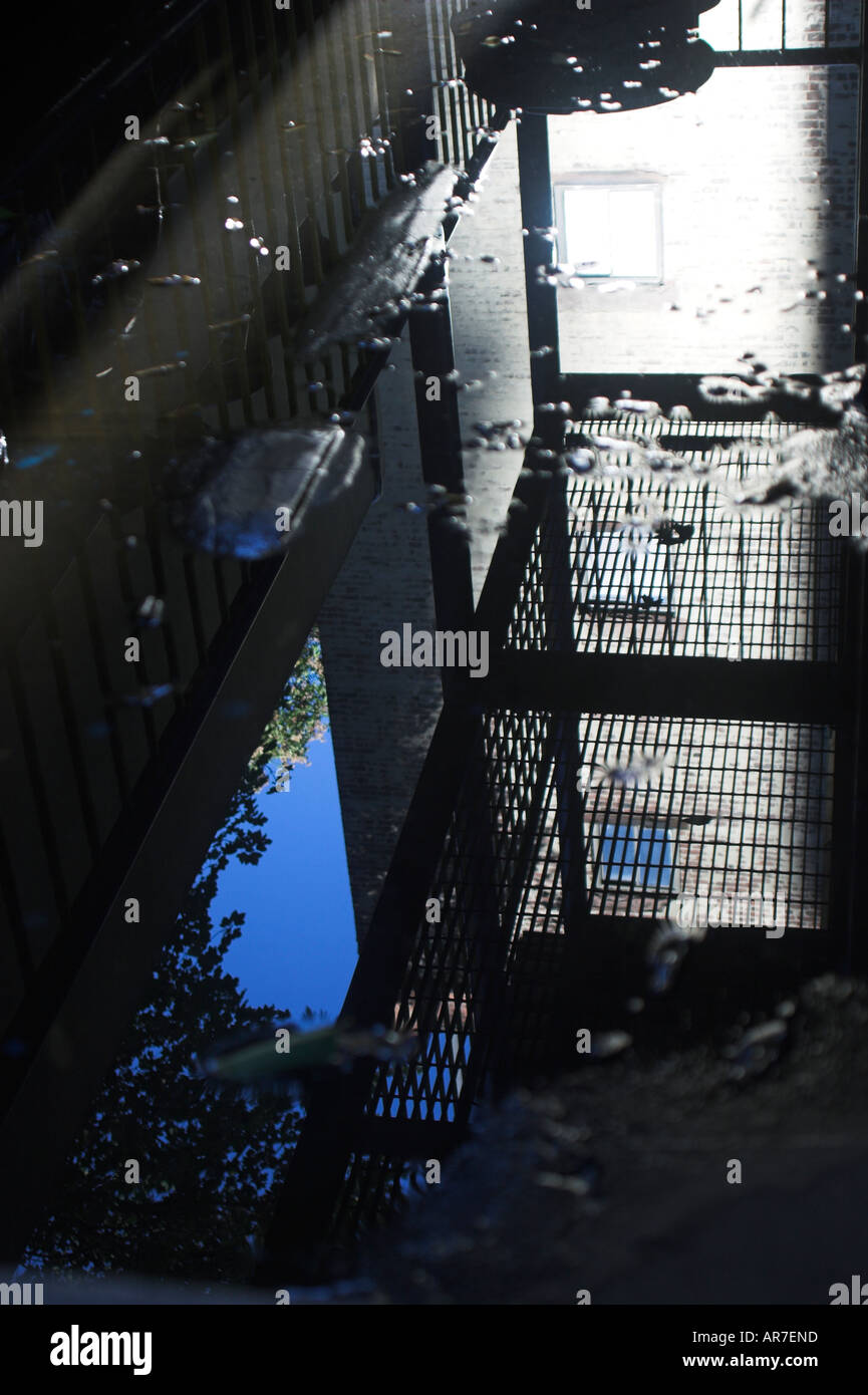New york city alleyway fire hi-res stock photography and images - Alamy