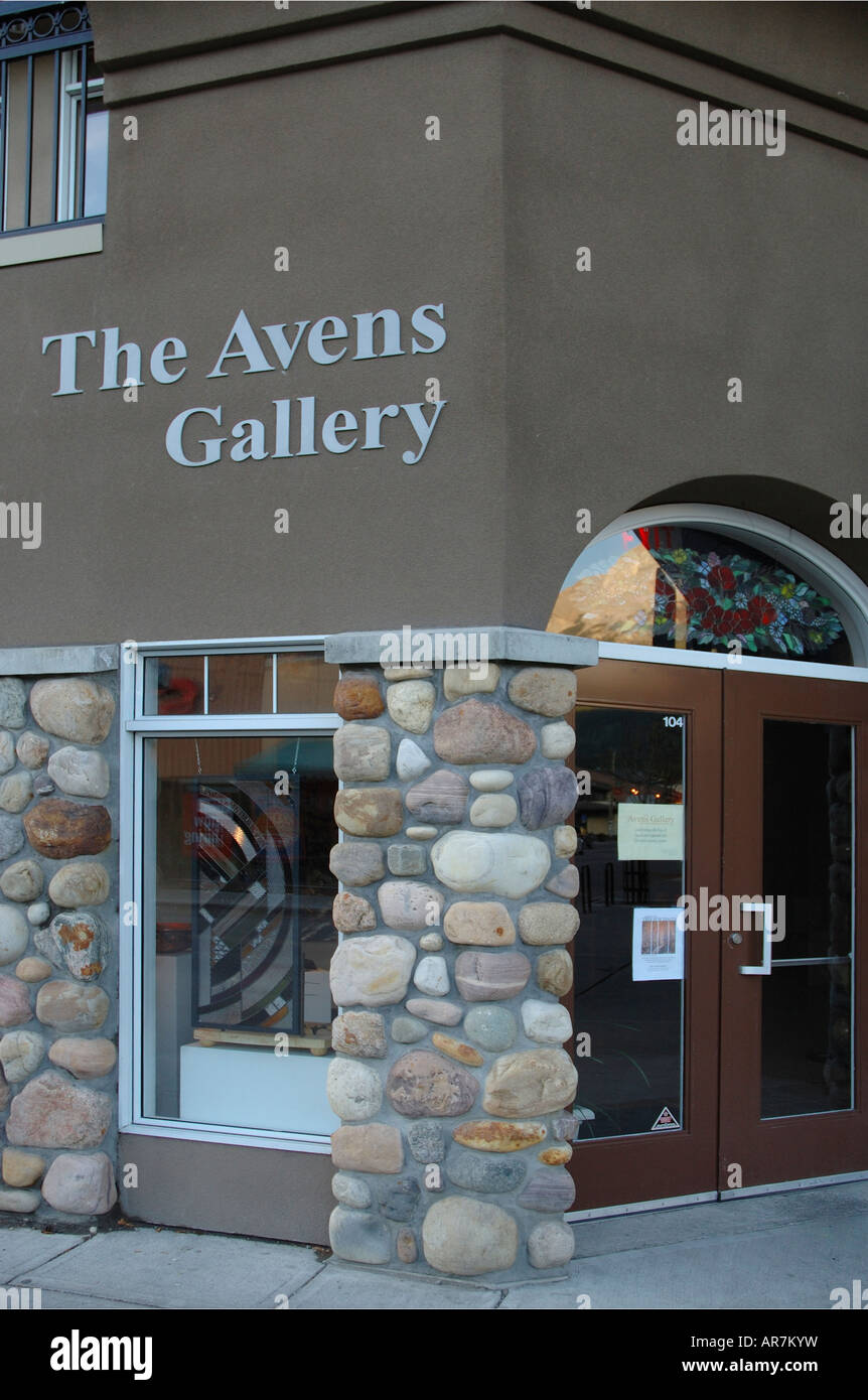 Traditional art gallery hi-res stock photography and images - Alamy