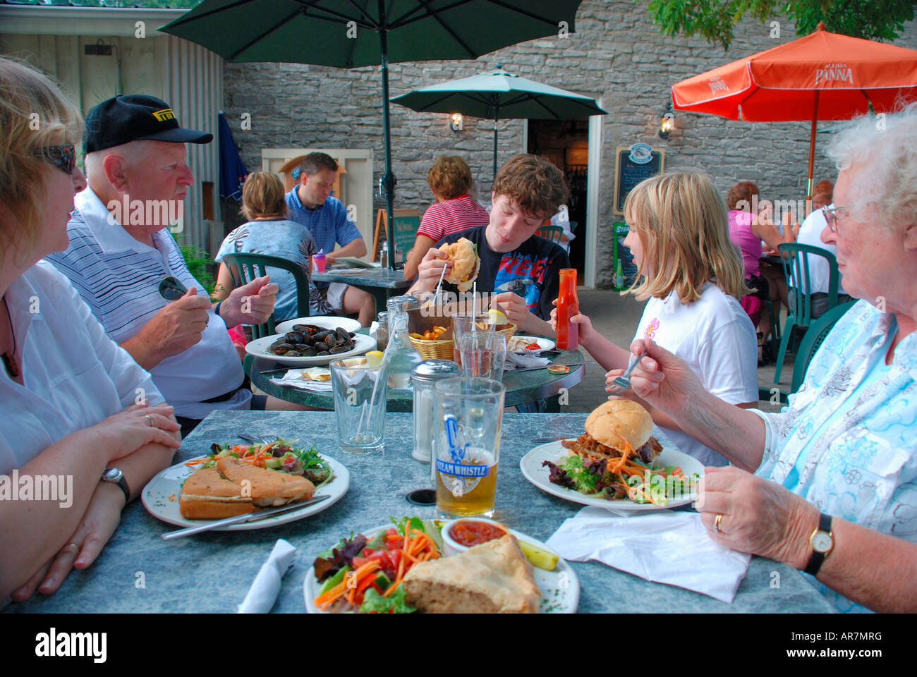 Canada family eating hi-res stock photography and images - Alamy