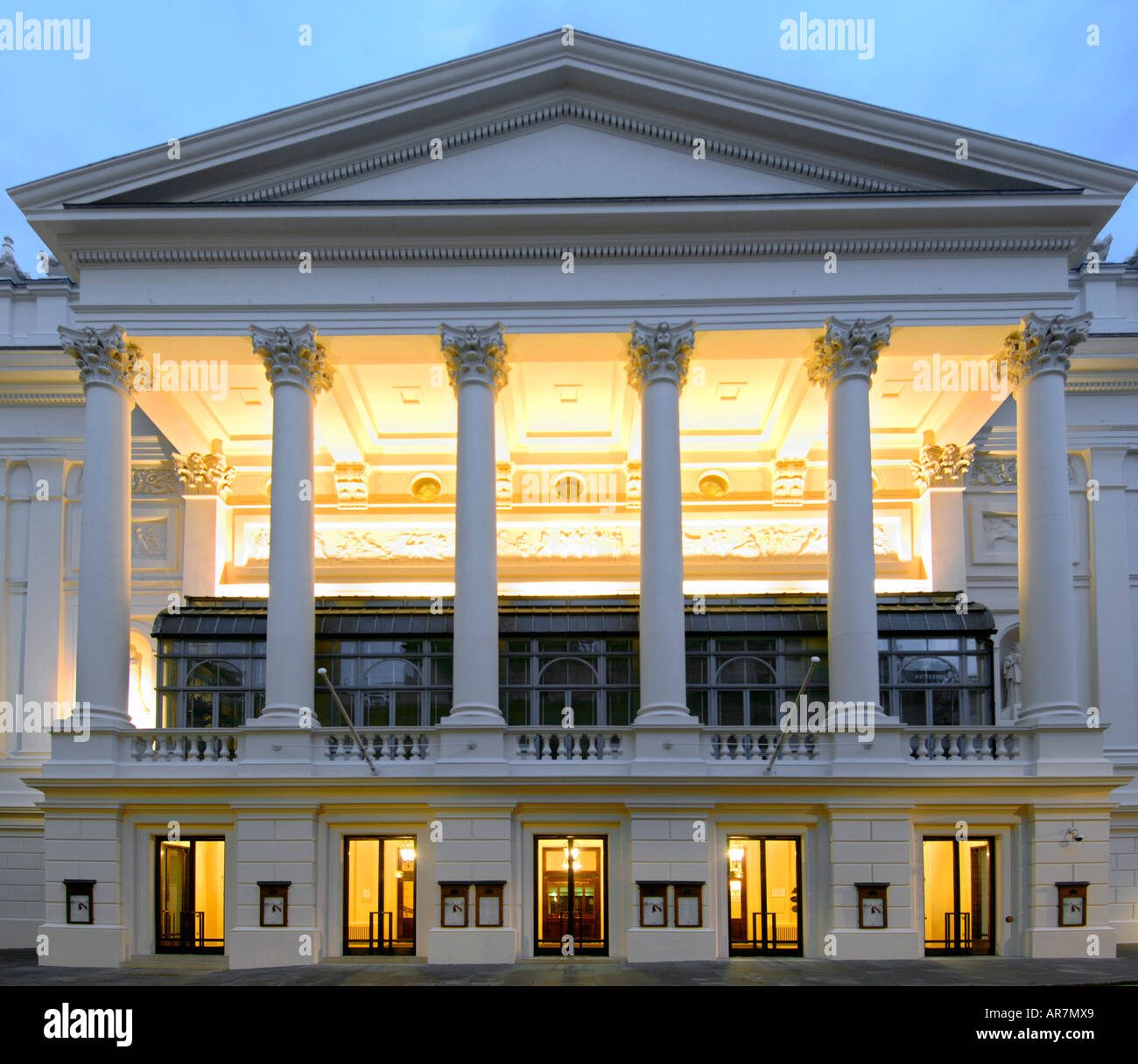 London's Royal Opera House in Covent Garden at dawn Stock Photo - Alamy