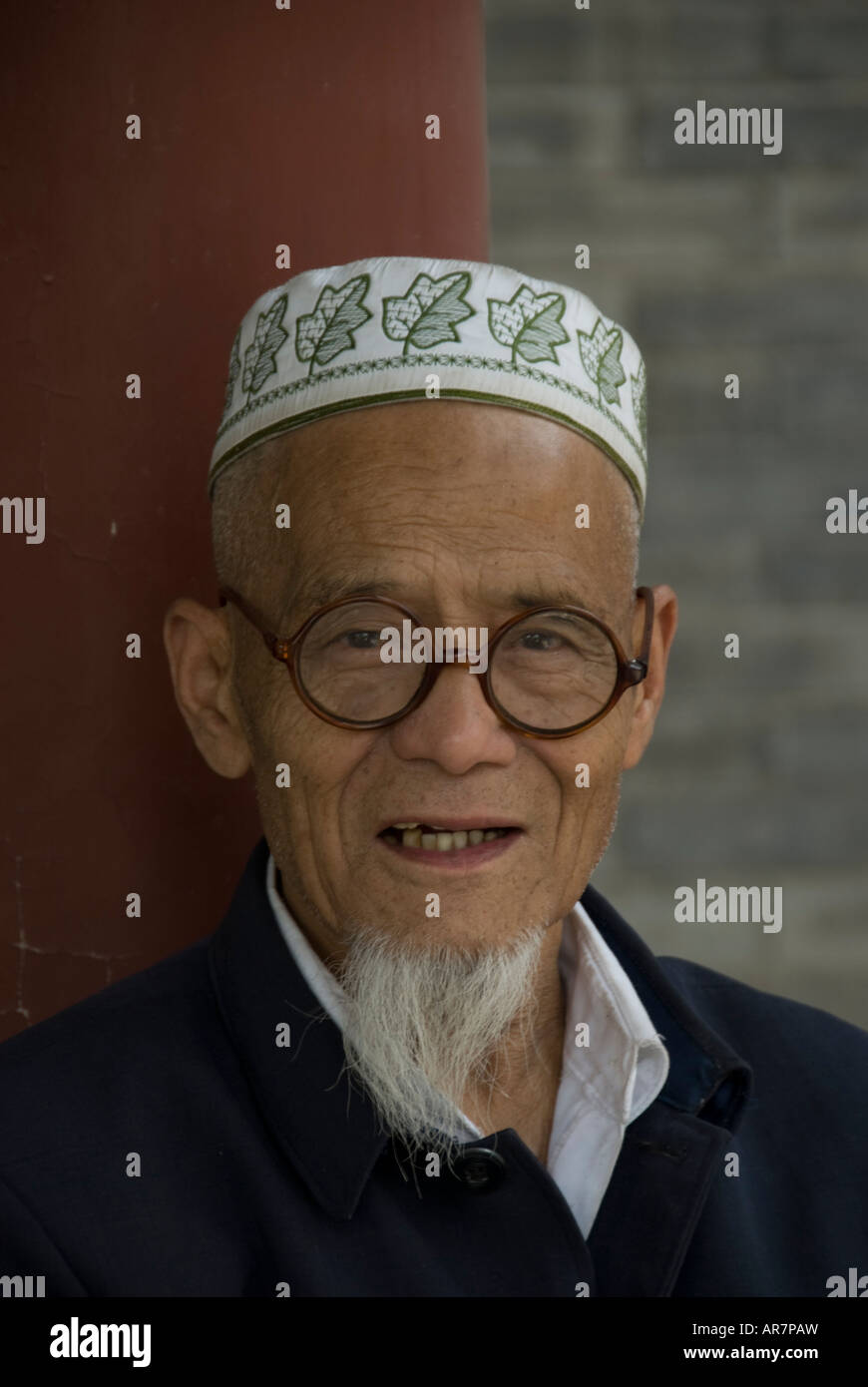 Chinese merchant china traditional clothing hi-res stock photography ...