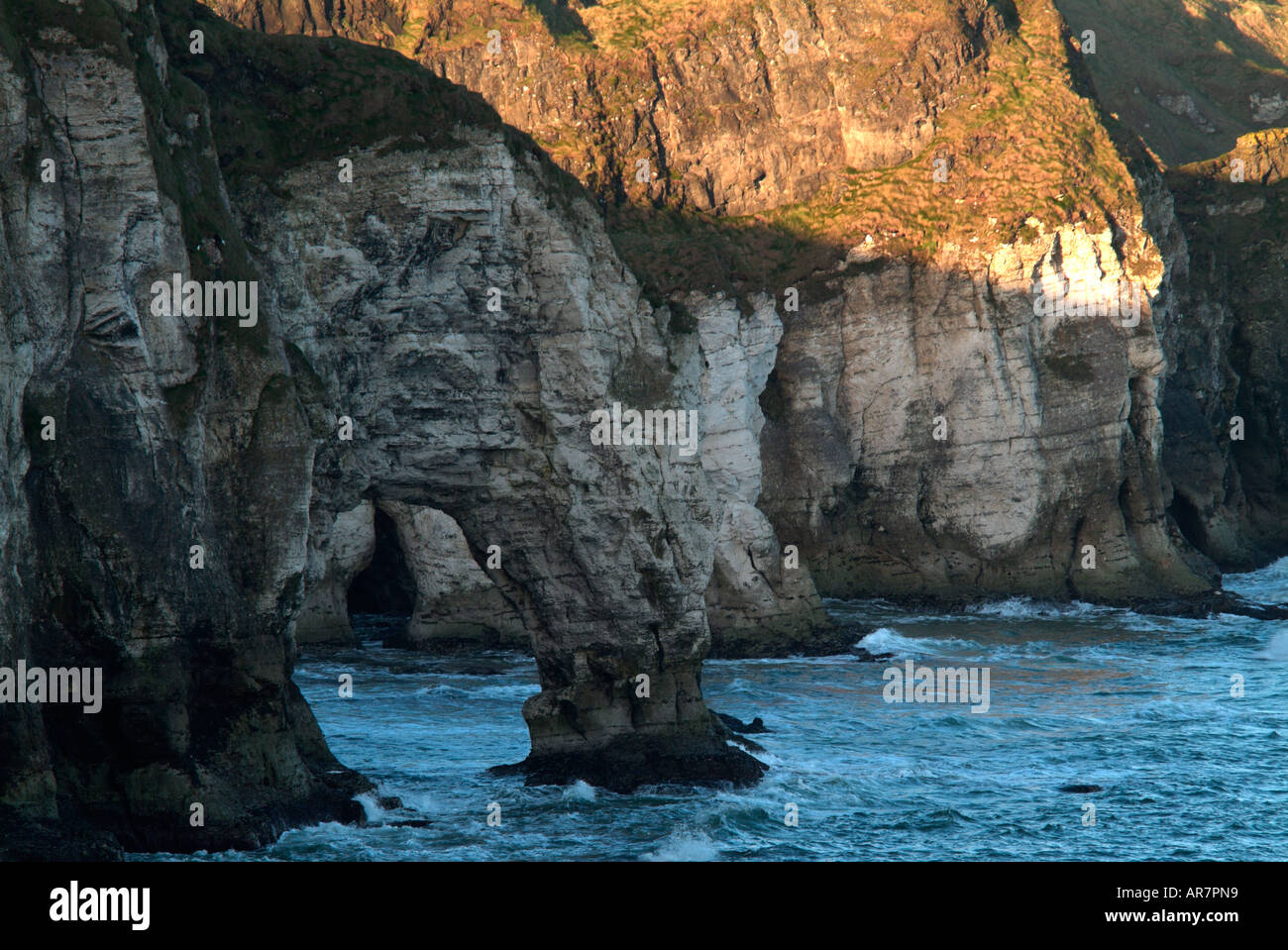Sea arch causeway coast hi-res stock photography and images - Alamy