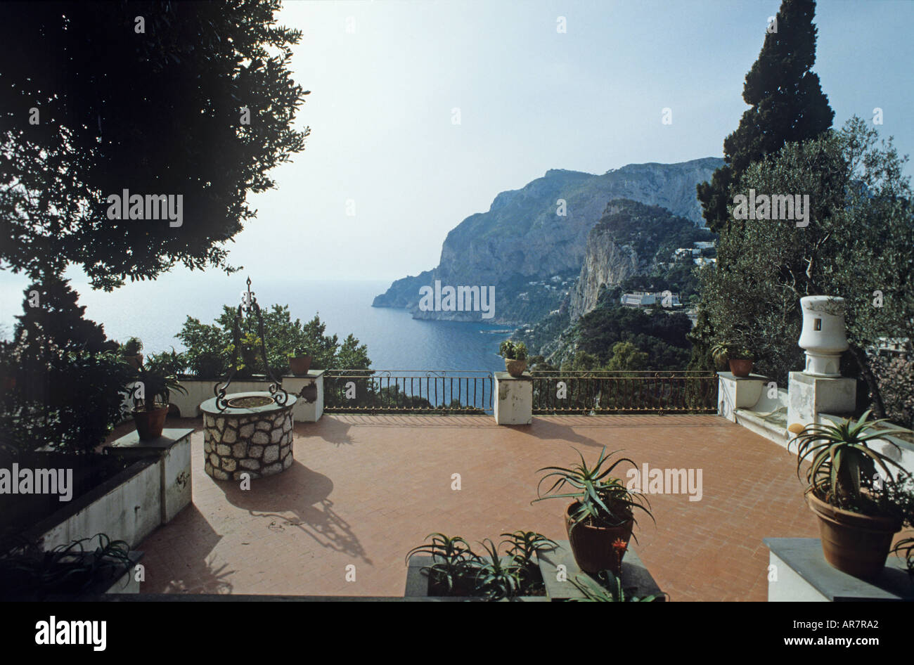 Capri houses hi-res stock photography and images - Alamy