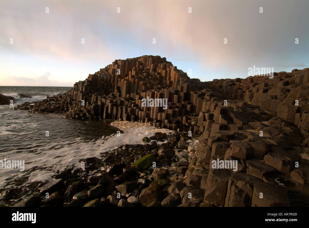 Hexagonal shaped basalt columns hi-res stock photography and images - Alamy