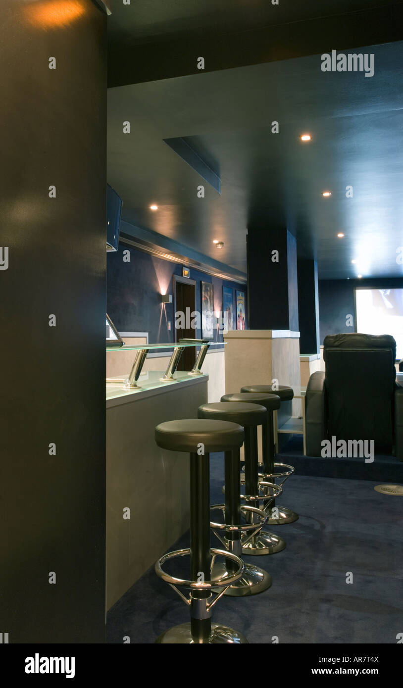 Cinema room hi-res stock photography and images - Alamy