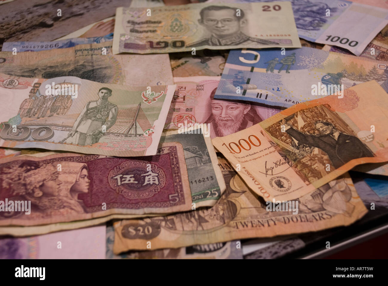World bank notes hi-res stock photography and images - Alamy