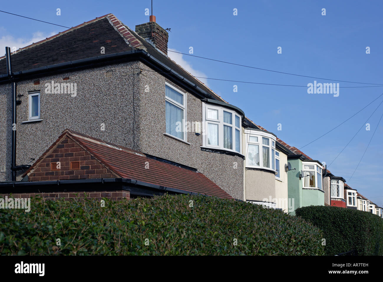 Suburban houses uk hi-res stock photography and images - Alamy