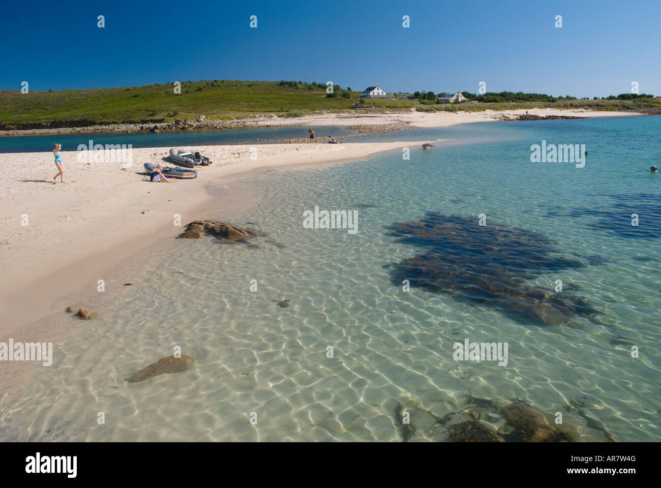Isles of scilly beach sea turquoise hi-res stock photography and images ...