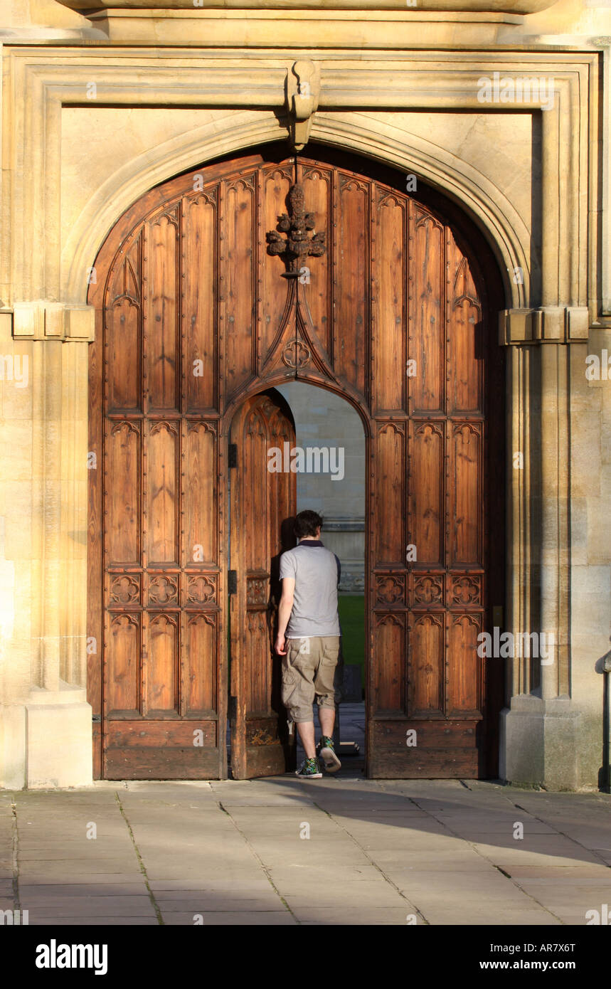 Uk university student open door hi-res stock photography and images - Alamy