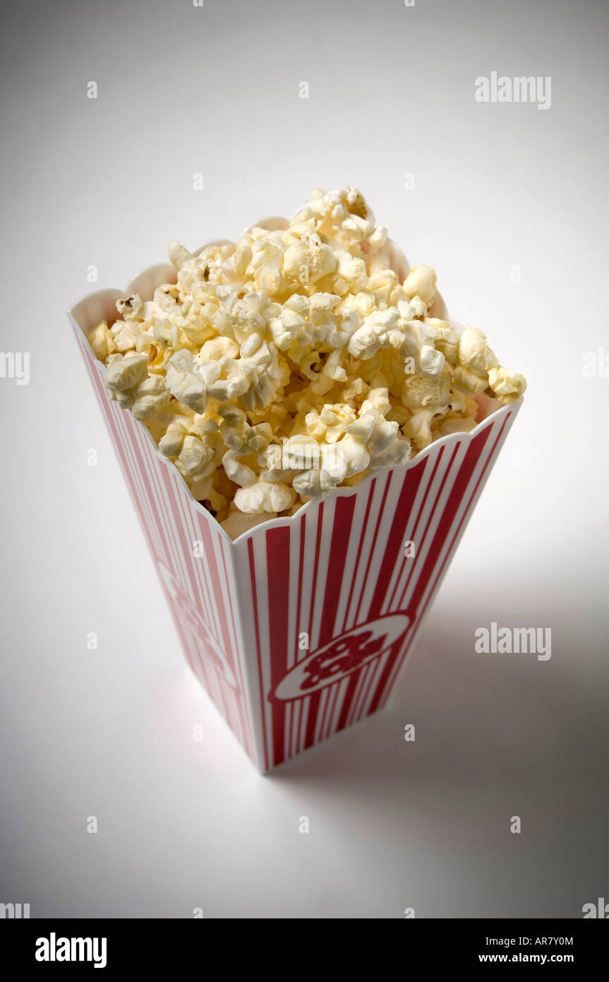Retro container of popcorn Stock Photo - Alamy