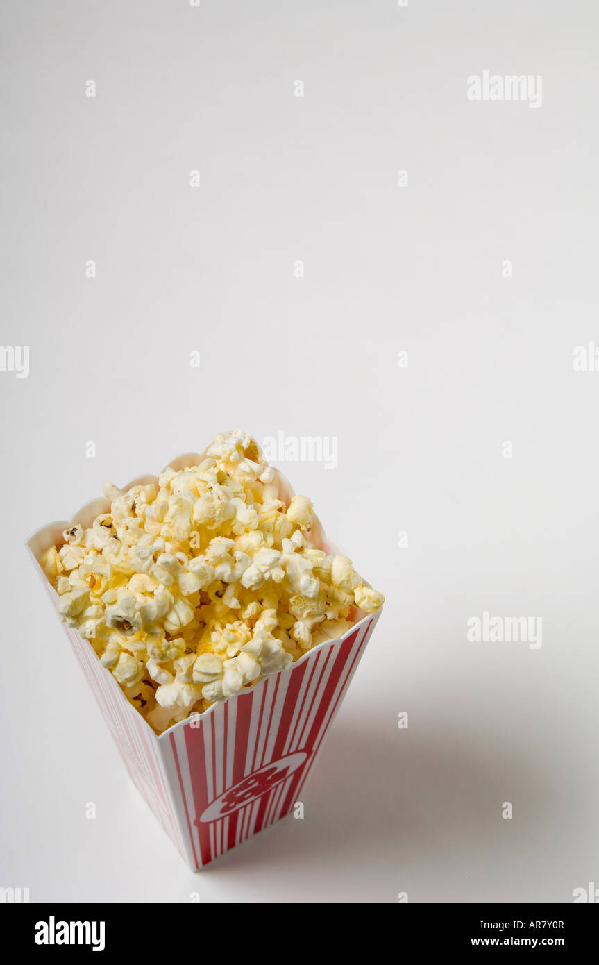 Retro container of popcorn Stock Photo - Alamy
