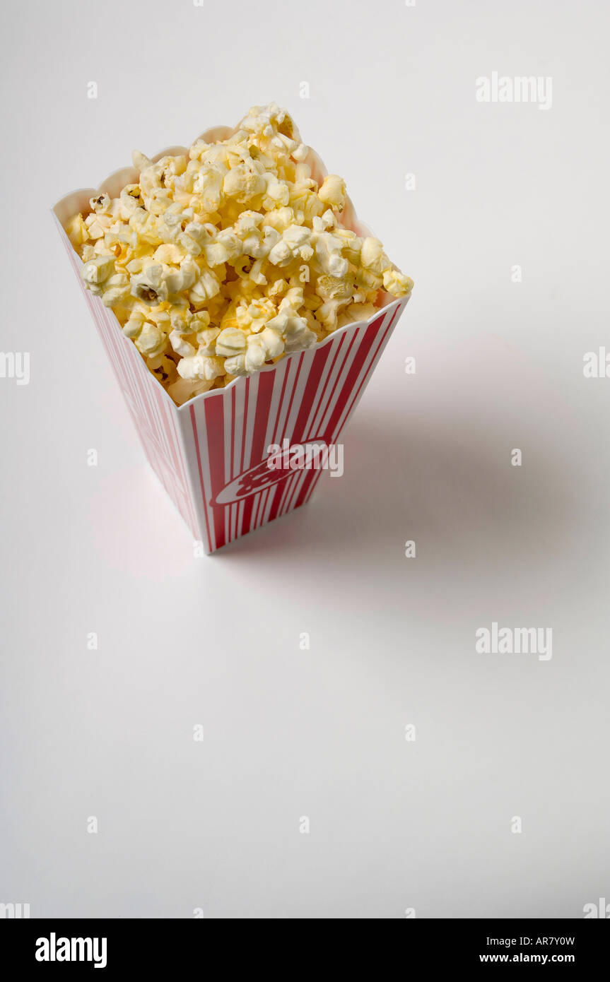 Retro container of popcorn Stock Photo - Alamy