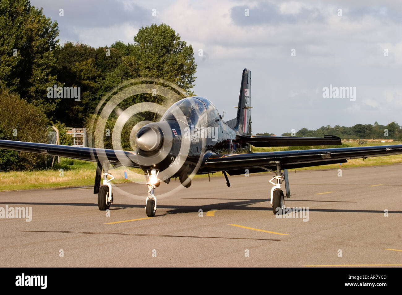 Shorts aircraft hi-res stock photography and images - Alamy