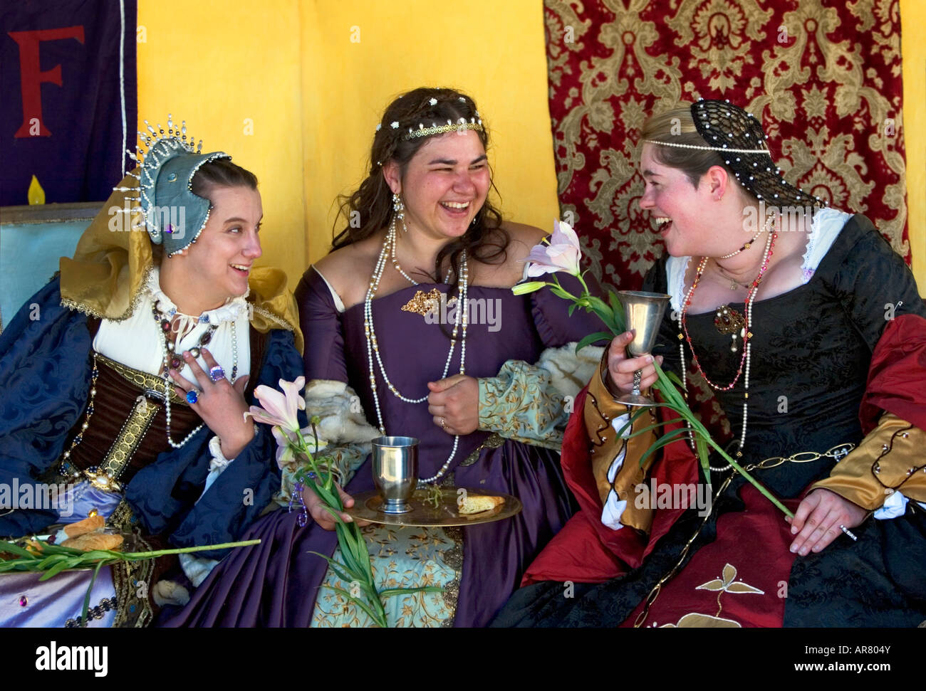 Renaissance faire hi-res stock photography and images - Alamy