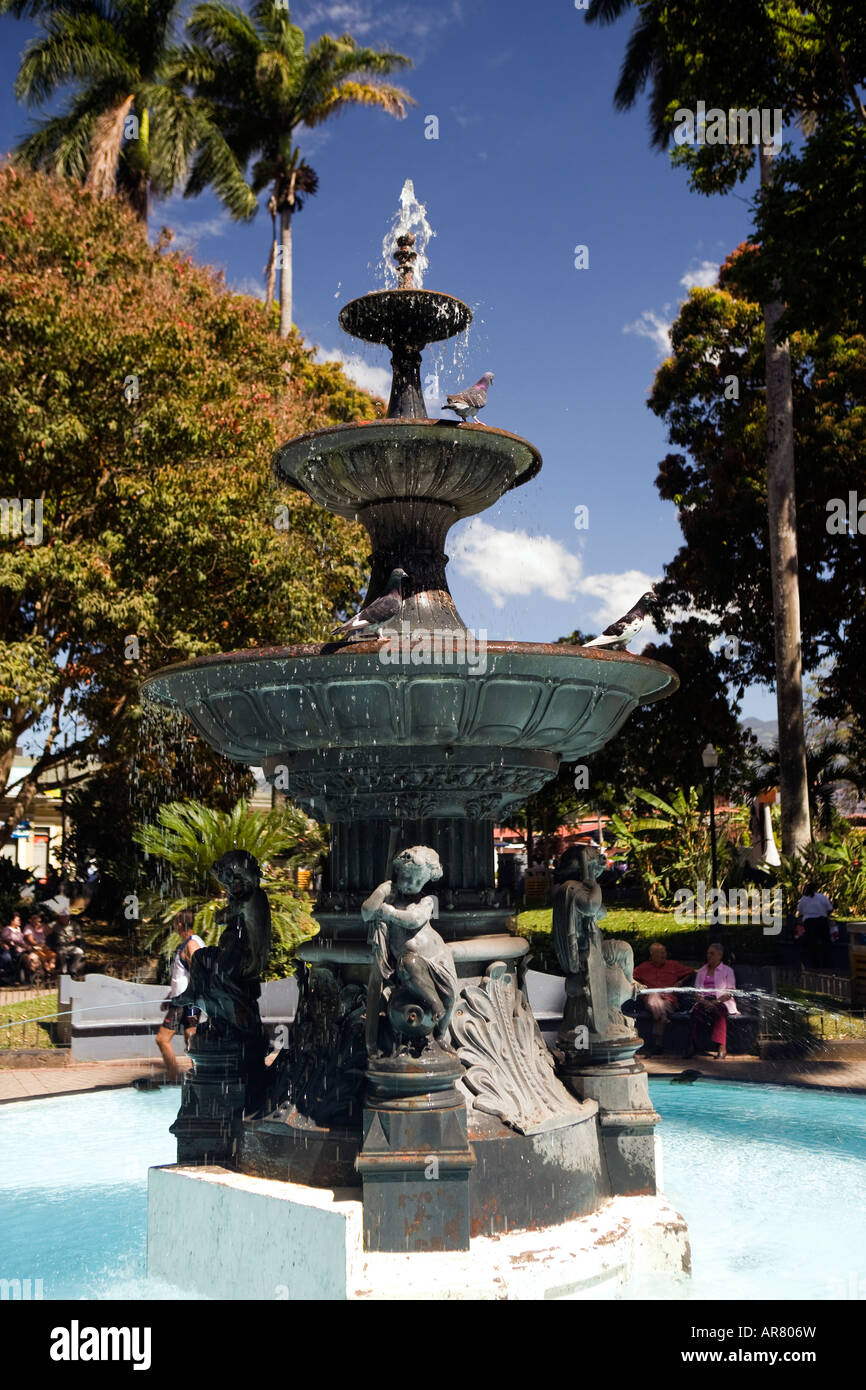 Costa Rica Alajuela Parque Central fountain Stock Photo - Alamy