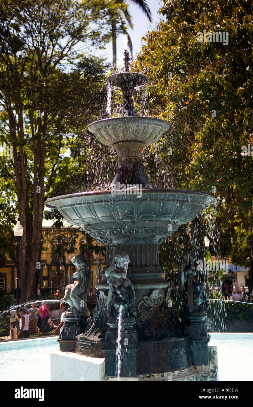 Costa Rica Alajuela Parque Central fountain Stock Photo - Alamy