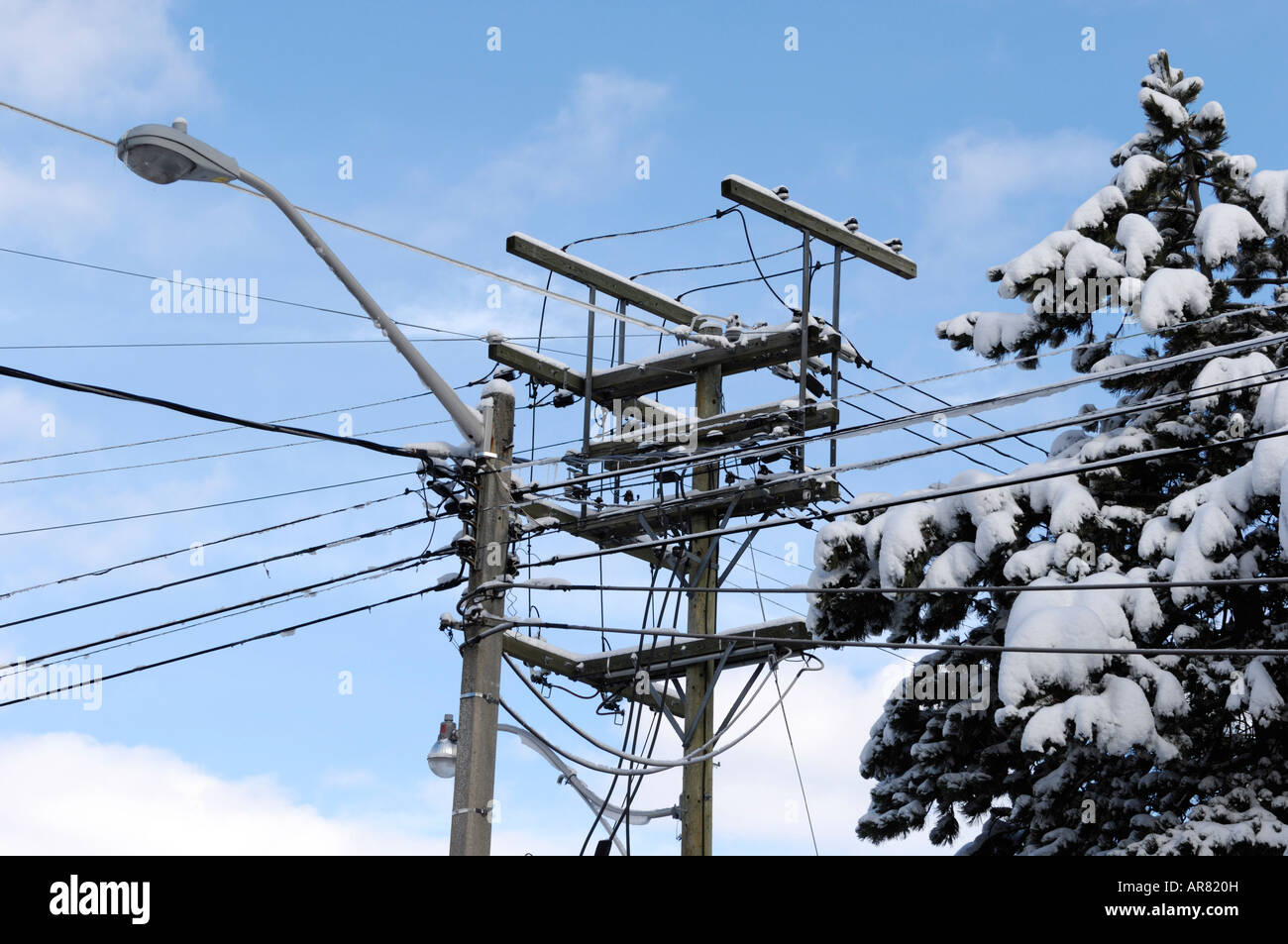 Powerline winter hi-res stock photography and images - Alamy