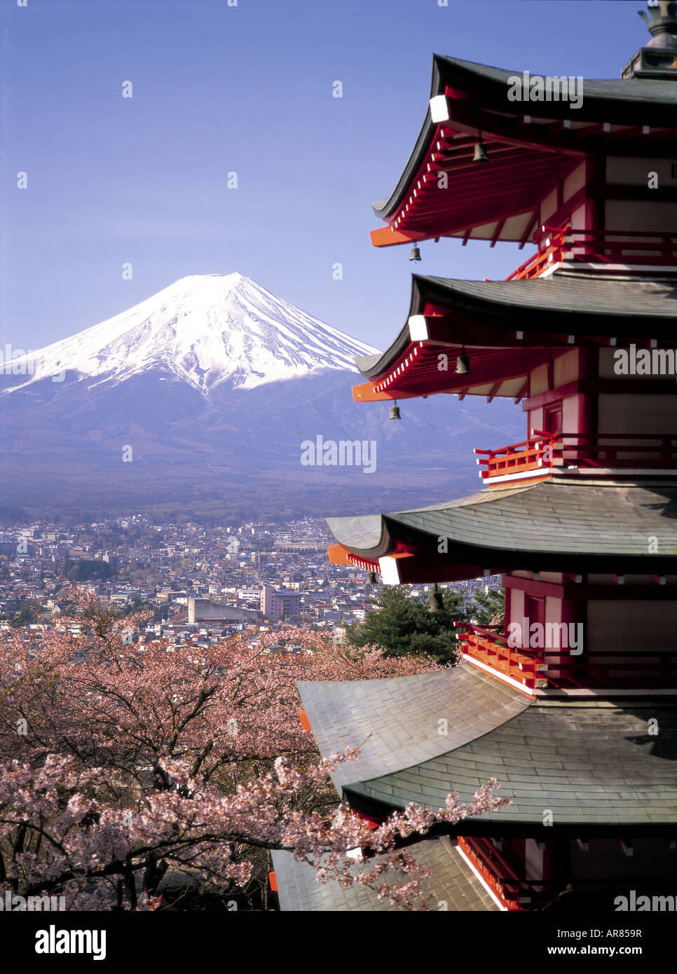 Temple and mount fuji hi-res stock photography and images - Alamy