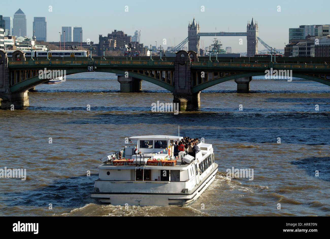 Excursion boat thames hi-res stock photography and images - Alamy
