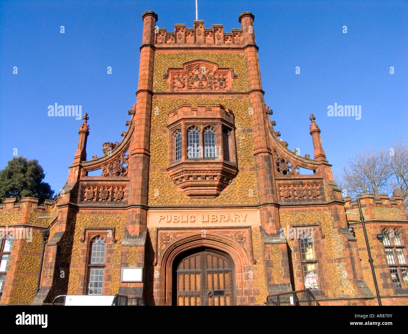 Public Library in Kings Lynn Front Facade Stock Photo - Alamy
