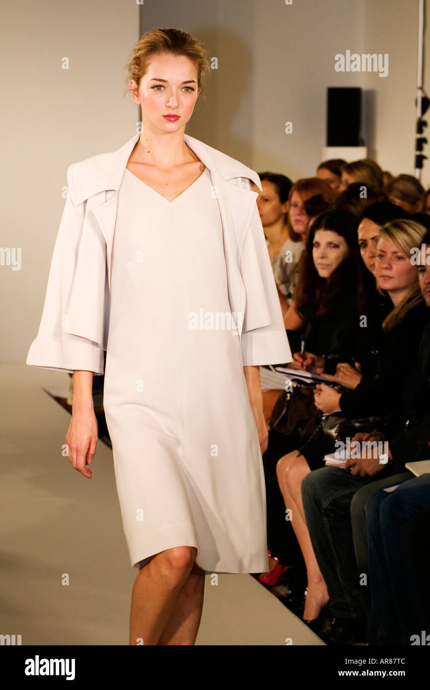 Spring Summer 2007 collection of established designer Jean Muir at ...